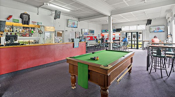 Essex Arms: Your Go-To Bar in Huntly | Pub and Sports Bar in Hamilton